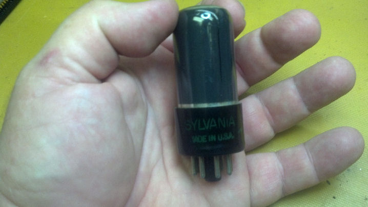 Octal Tube Base Replacement Experiment - Unbroken String